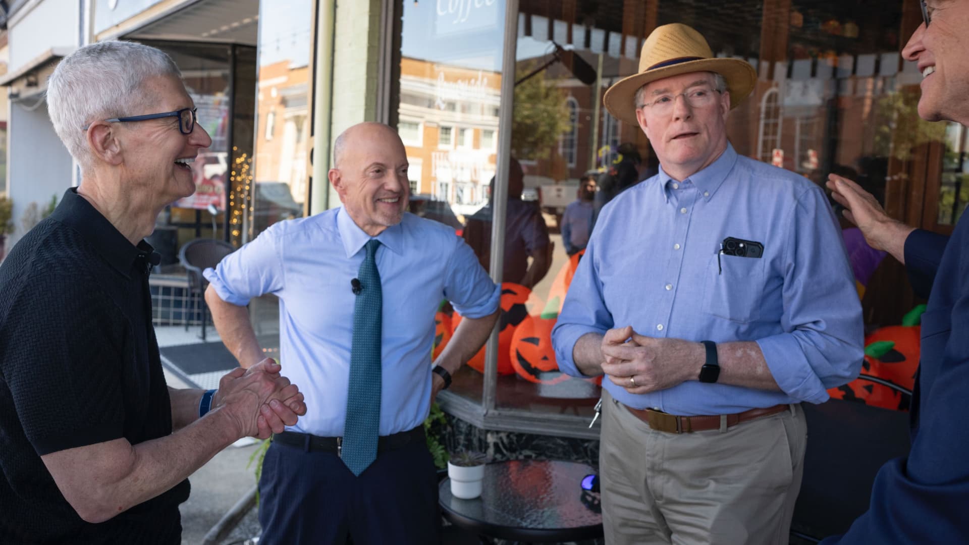 Tim Cook explains Apple's plan for utilizing its $600 billion ...